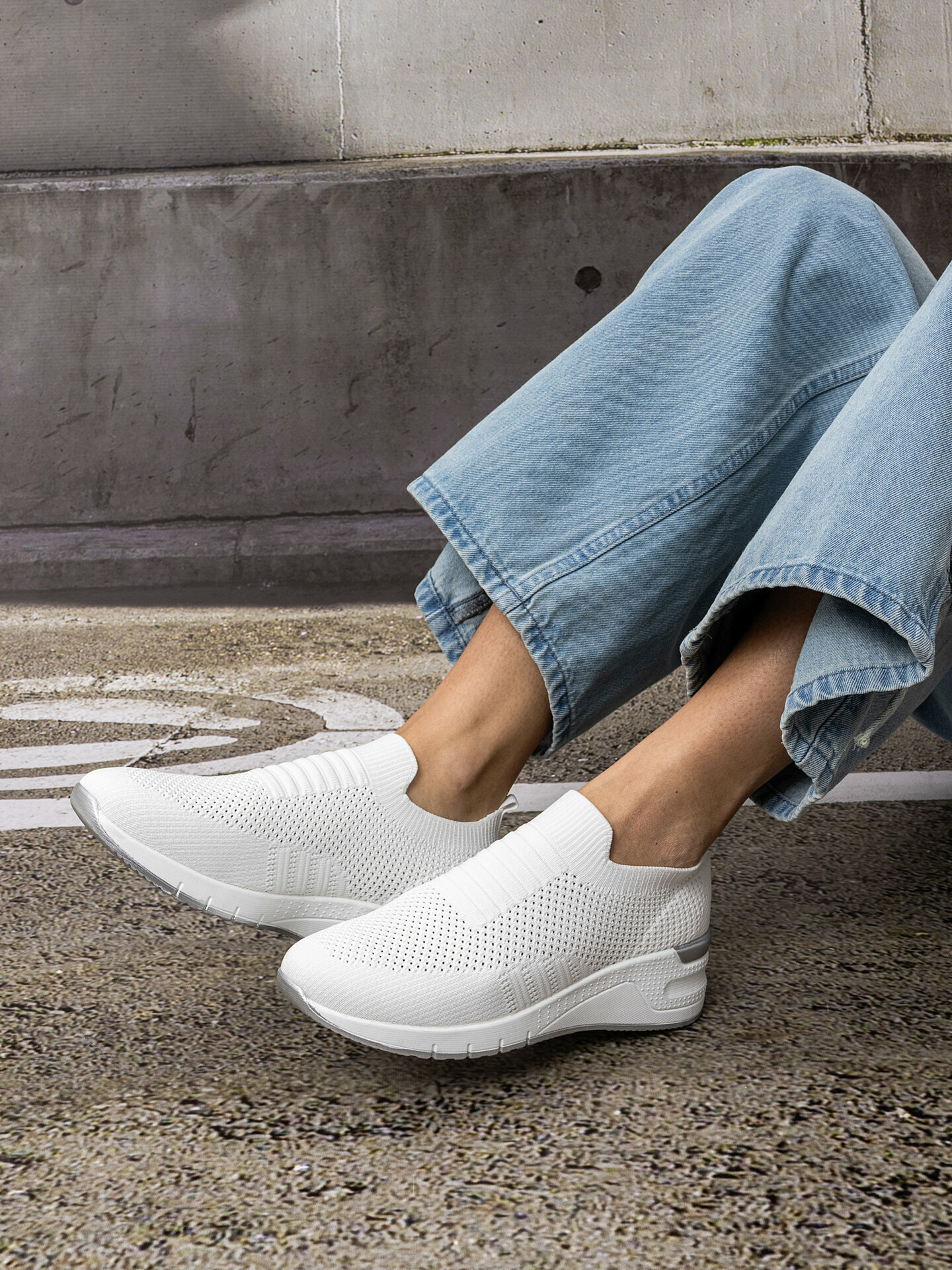 Кроссовки повседневные