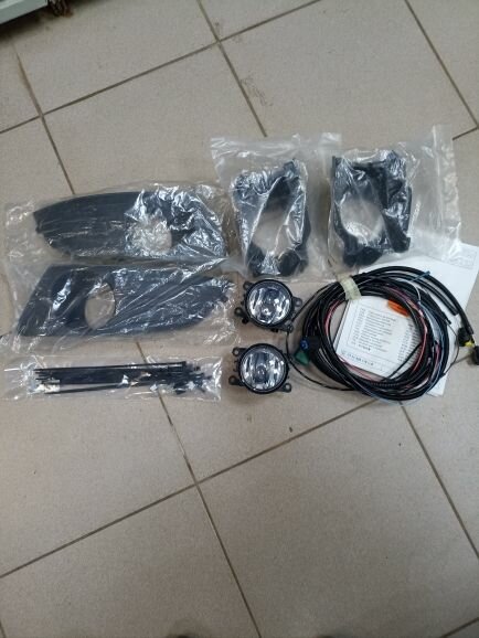 7711428118 RENAULT комплект для установки противотуманных фар