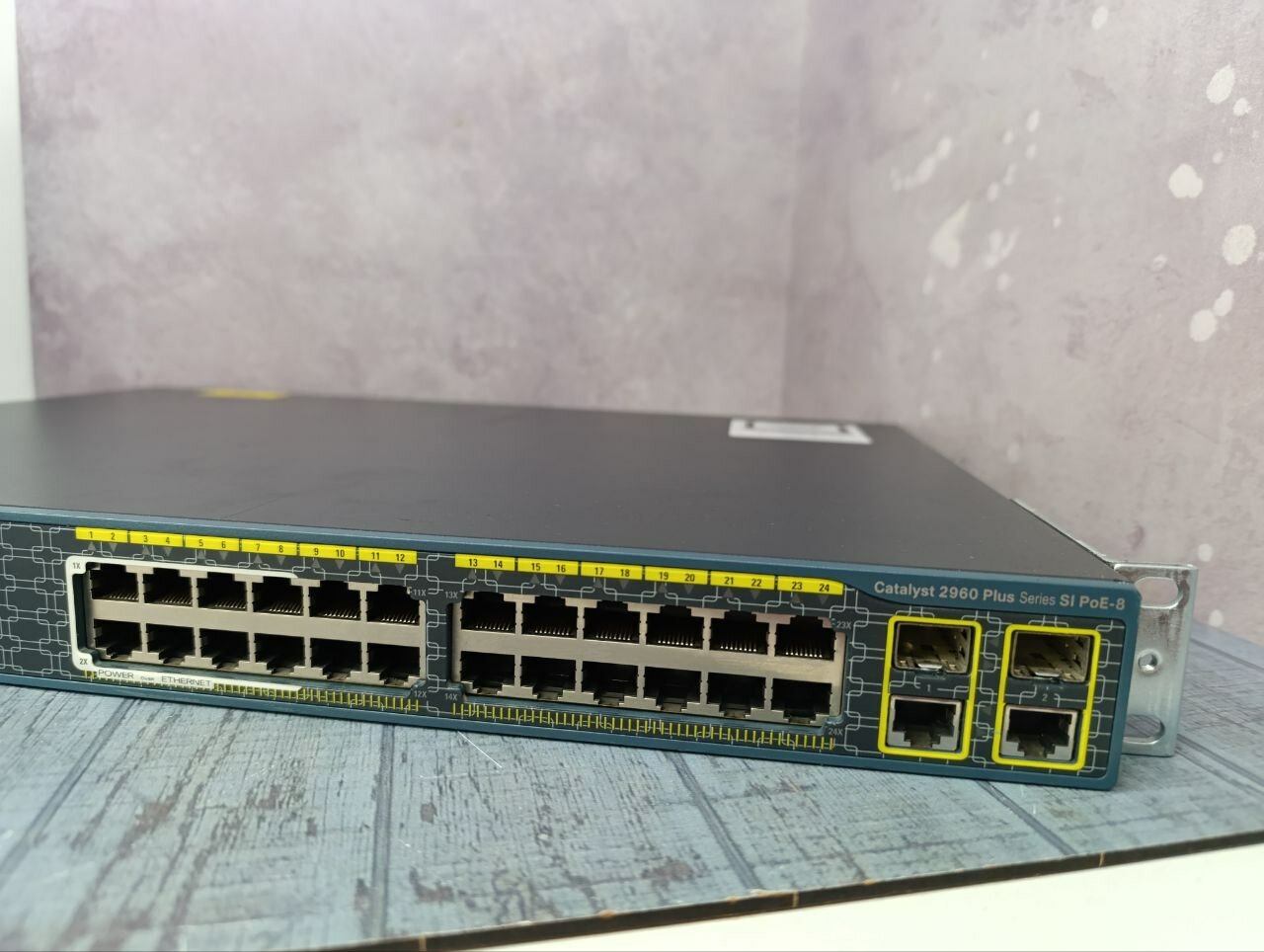 Коммутатор Cisco Anatel Switch, с PowerLine-адаптерами, для стабильного соединения