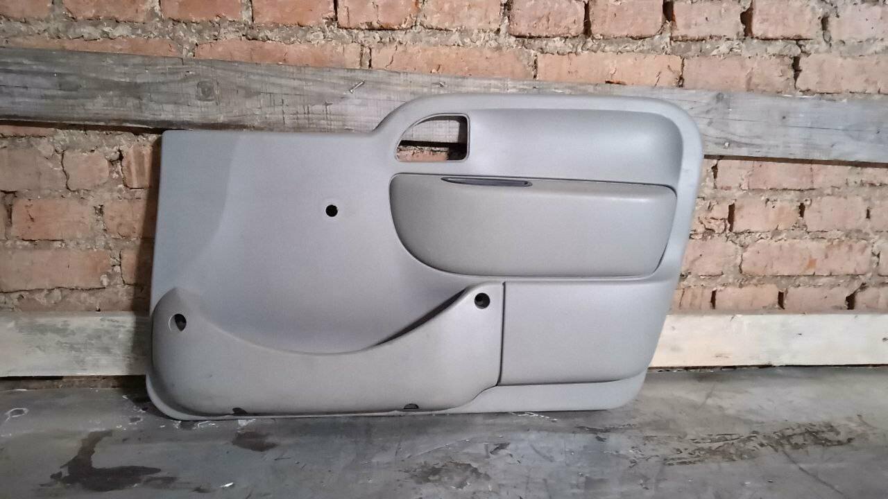 Обшивка двери передней правой Renault Kangoo 2001 8200096329