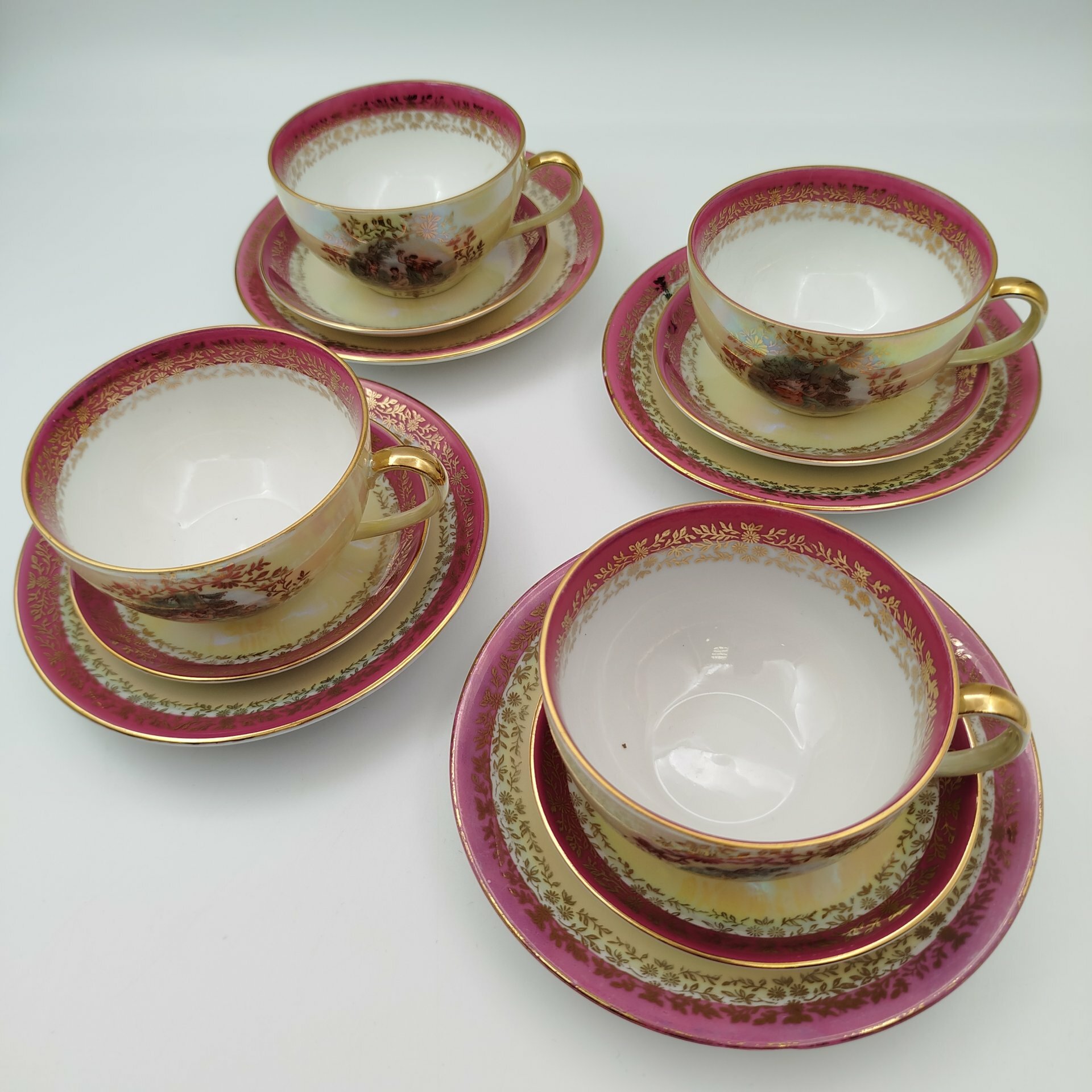 Набор чайных трио из сервиза "Мадонна" (чашки, блюдца, розетки) на 4 персоны