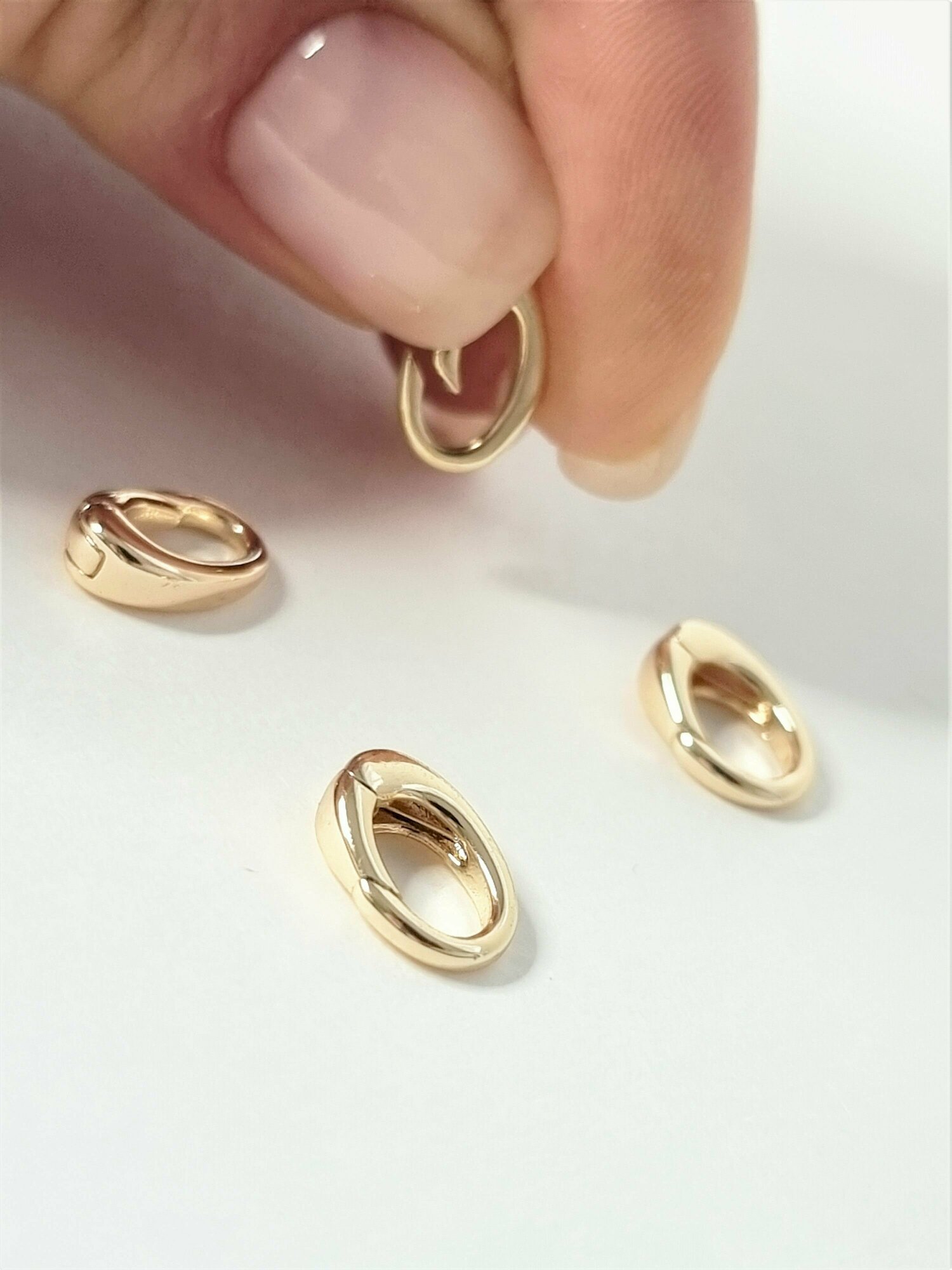 Карабины-Овалы. Маленькие: 12х9мм. Золото. 4шт.