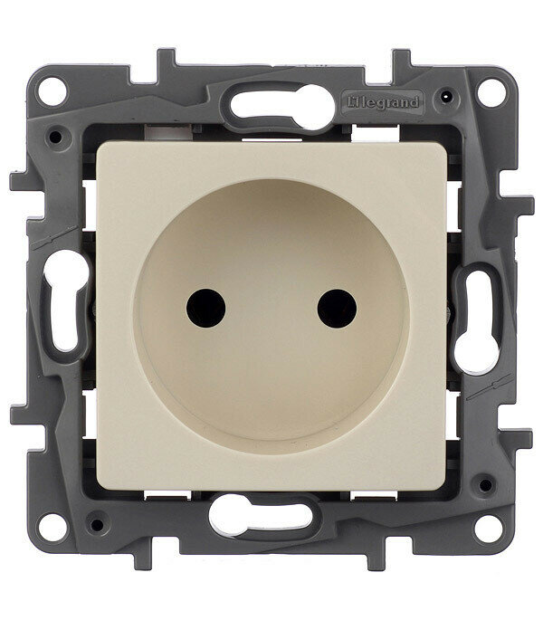 Розетка Legrand Etika встраиваемая слоновая кость (672320) Legrand 672320