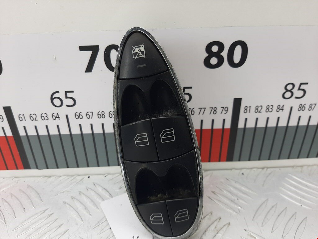 Блок управления стеклоподъемниками Mercedes E-Class (W211) A2118213679 арт. 2043344