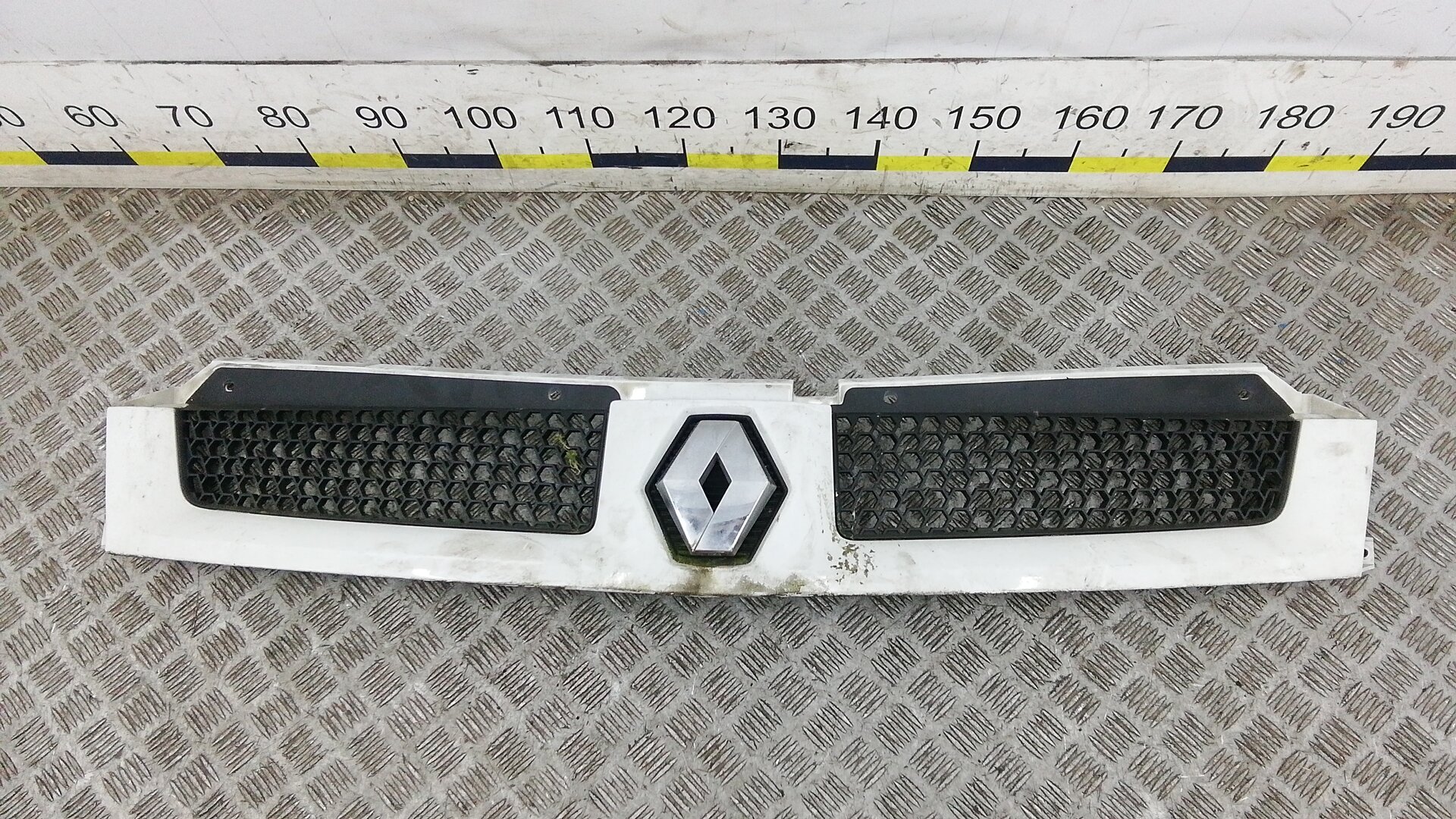 Решетка радиатора RENAULT MASTER 2, Номер 7701470810