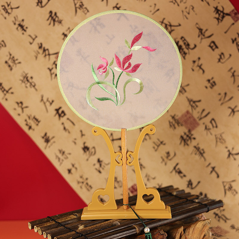 Веер, с вышивкой, в старинном стиле