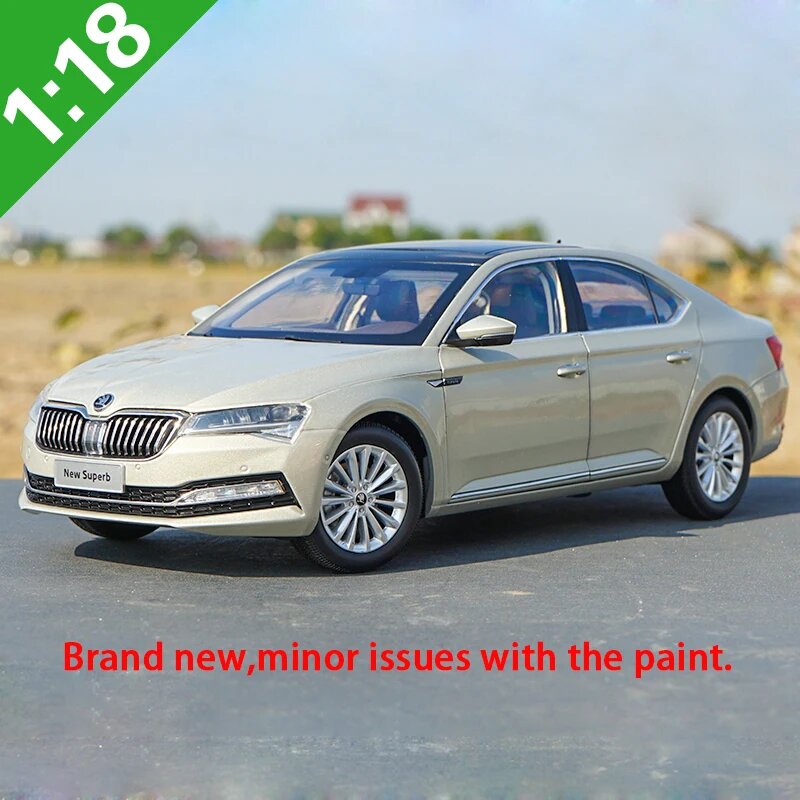 Модель автомобиля Skoda Fabia Rapid Octavia KODIAQ SOCOA 1:18 Бежевый, 2020 Superb Golden