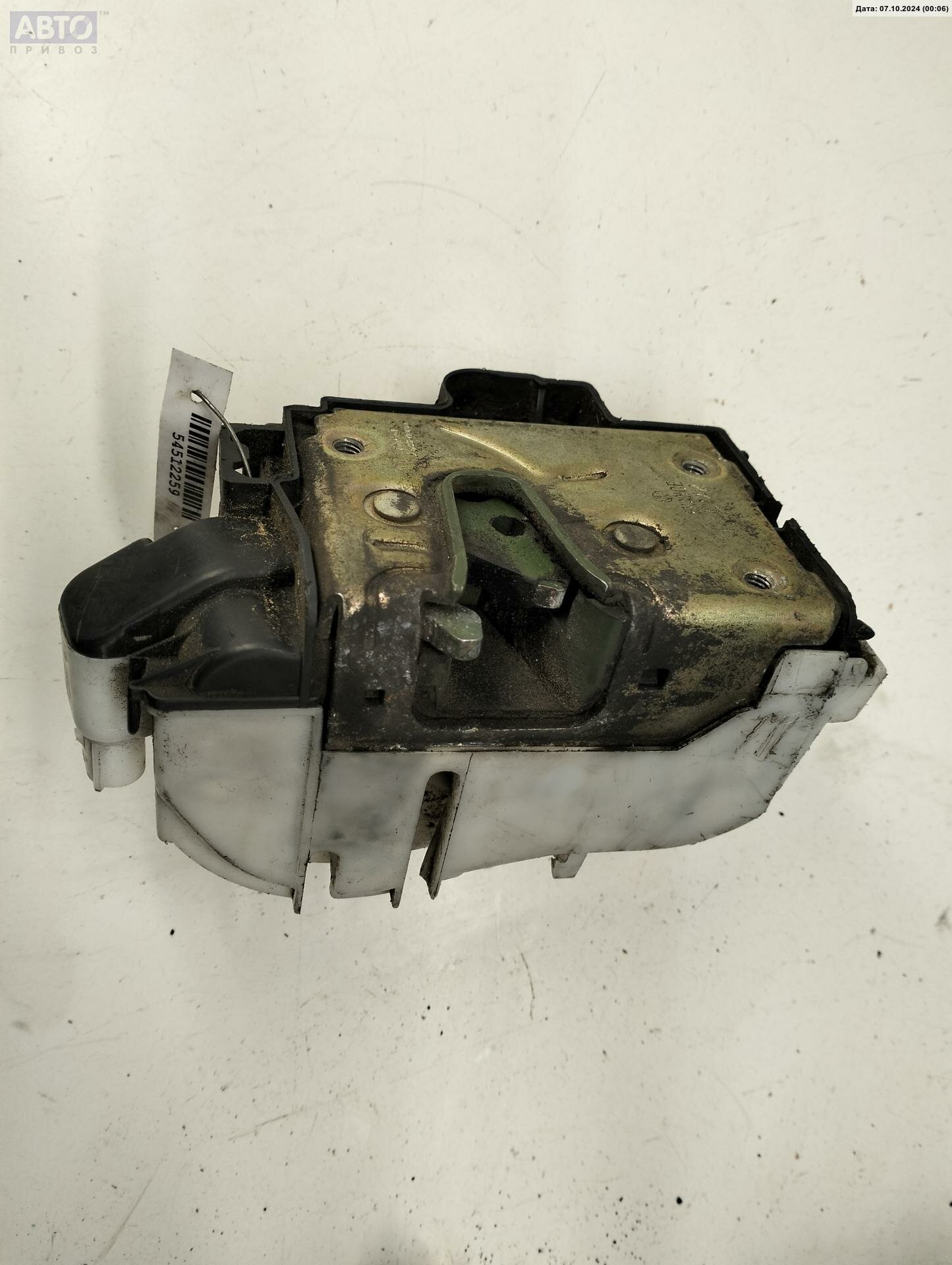 Замок двери передней правой Volkswagen Golf-3