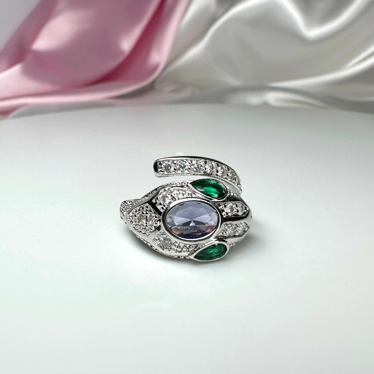 Кольцо, кристалл, циркон