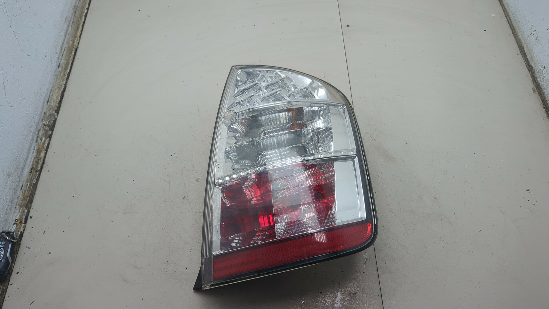 Фонарь (задний) правый Toyota Prius Б/У