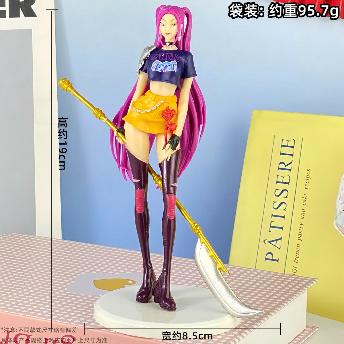 Красивые фигурки девушек: Хацунэ Мику, Фрилиан, Китагава, куклы-саваны: Локи, Сидзуку Куроэ и Елена.