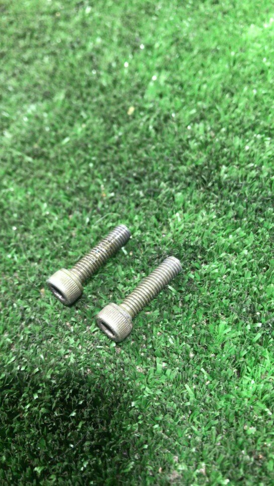 Болты крепления катушки зажигания Burgman K429 Suzuki Skywave 400 ck43a