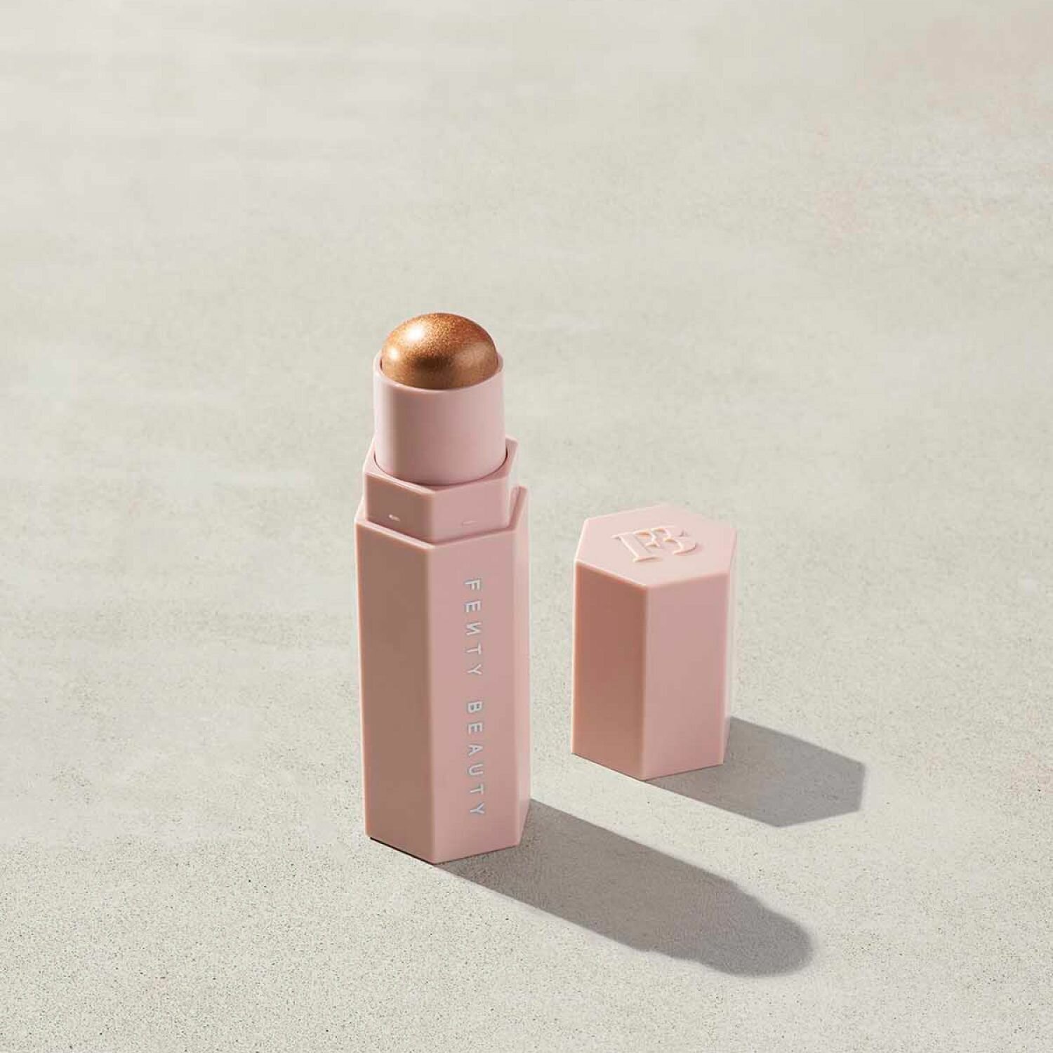 Сияющие румяна-хайлайтер Fenty Beauty MATCH STIX SHIMMER SKINSTICK - CROWND 07