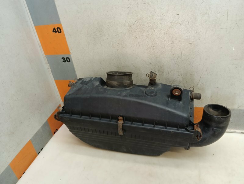 Б/У Корпус воздушного фильтра Subaru Forester 2000 SF, SF9 404240 SUBARU арт. 16520AA032, 16520AA041