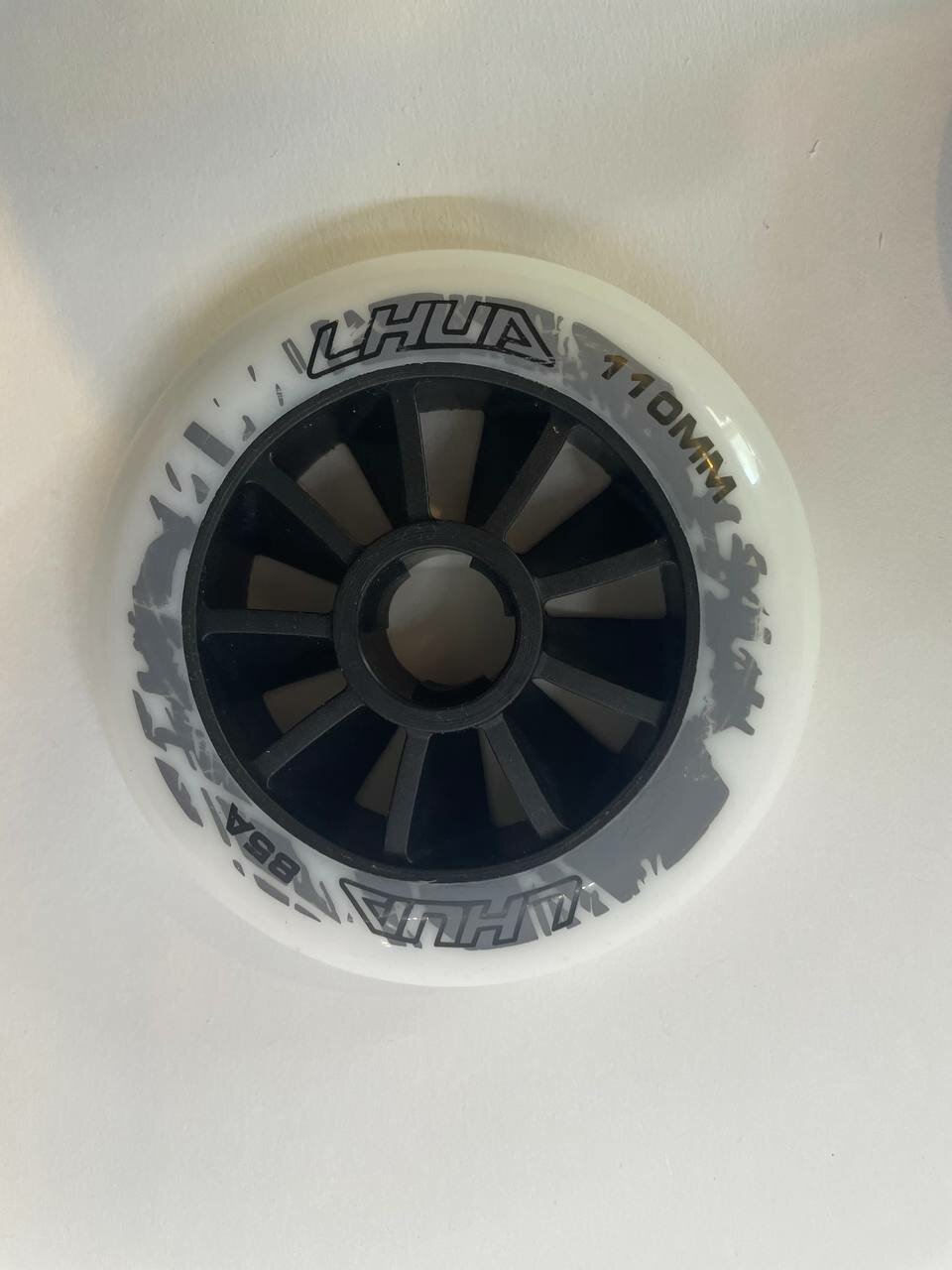 Колеса для роликов 110 мм: 85A; 6 штук; LHUA; белый + черный