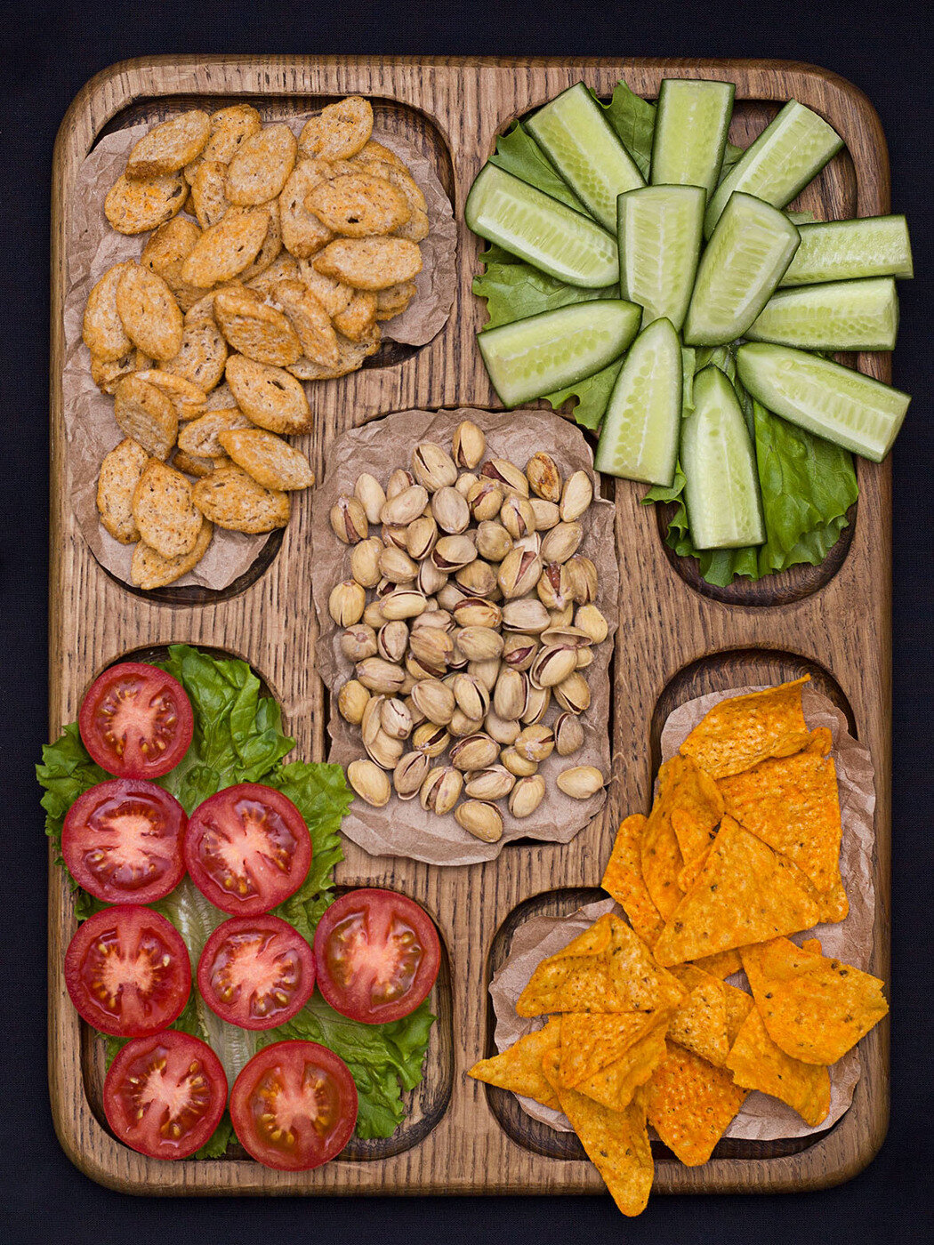 Менажница деревяннаяна 5 отделений, цвет коричневый. Дерево - дуб. Yasen