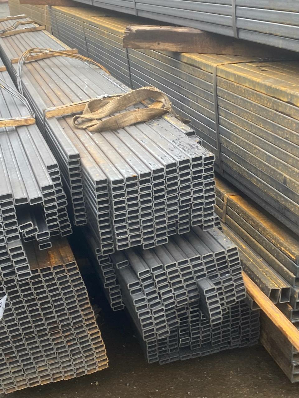 Труба профильная 40х20х2 мм ( 1.5 метра ) ГОСТ, электросварная