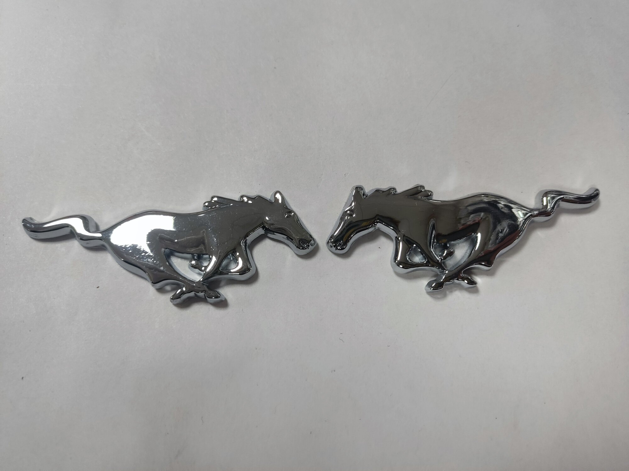 Эмблема "Mustang", хром, самоклеящаяся, металл, для Ford Mustang