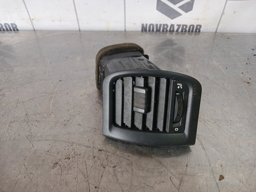 Дефлектор воздушный Skoda Fabia 2007-2015