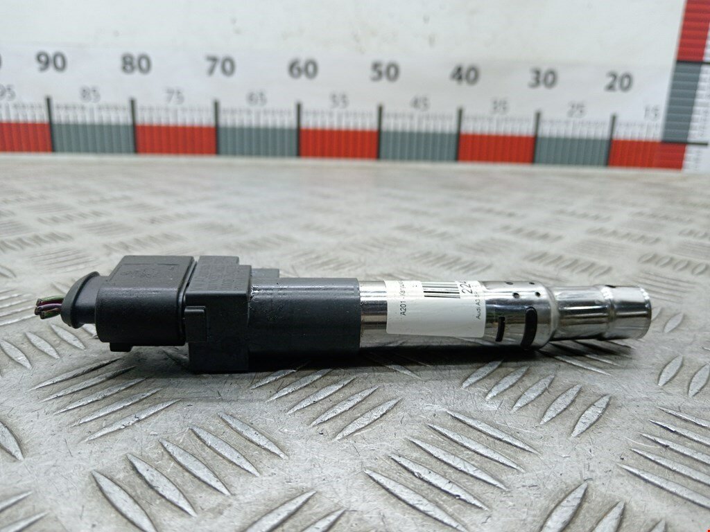 Катушка зажигания Audi A3 8P 03D905715A арт. 2241392