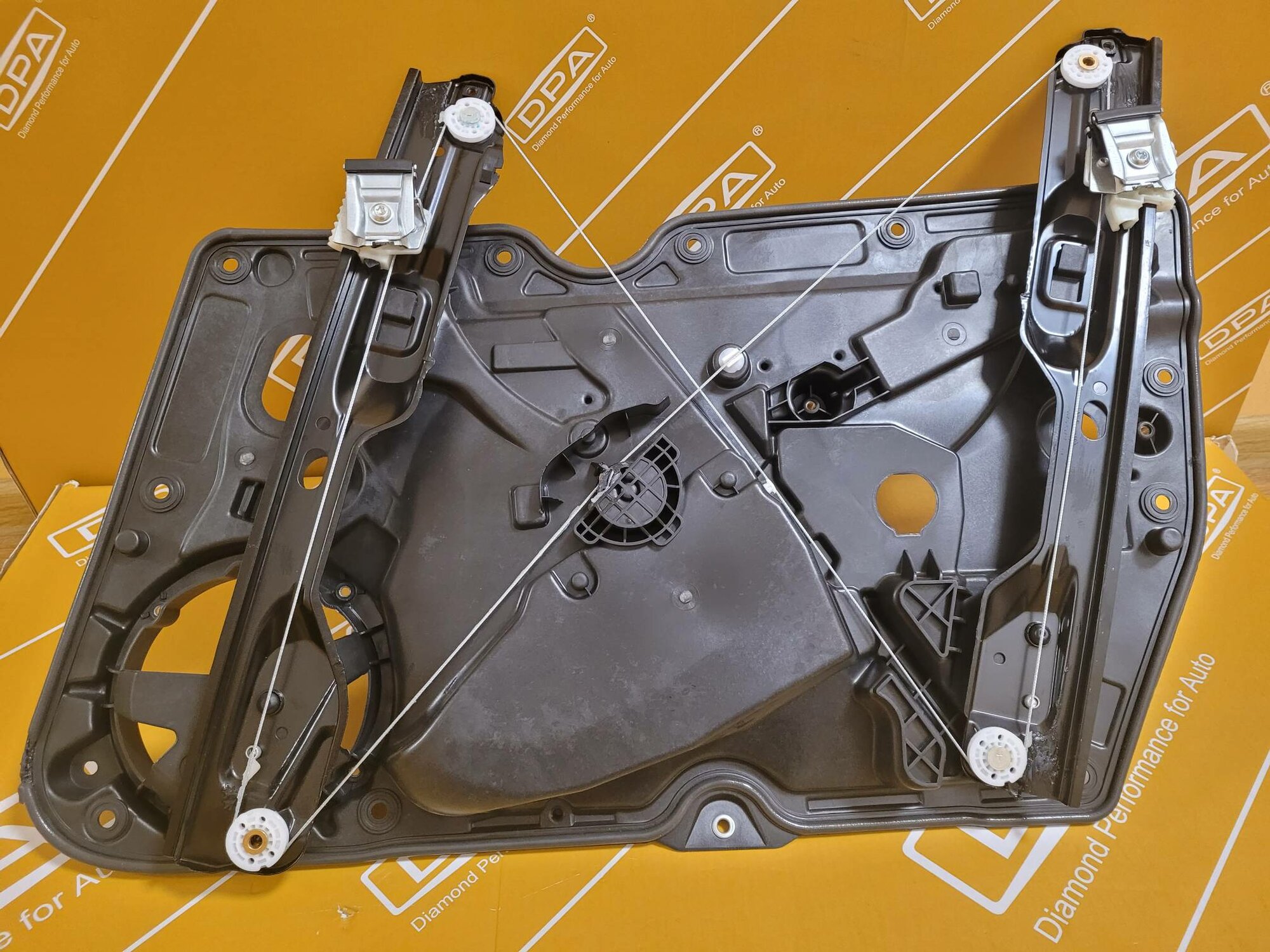 Стеклоподъемник передний левый без мотора VW Golf 6 2008 -2013 (ОЕ: 5K0837461D)