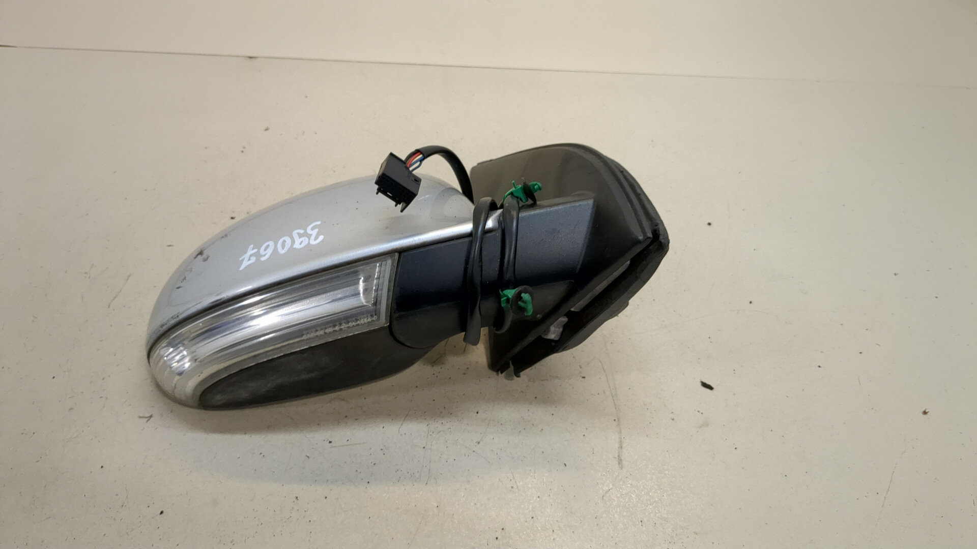 Зеркало боковое правое Volkswagen Golf 5 Б/У