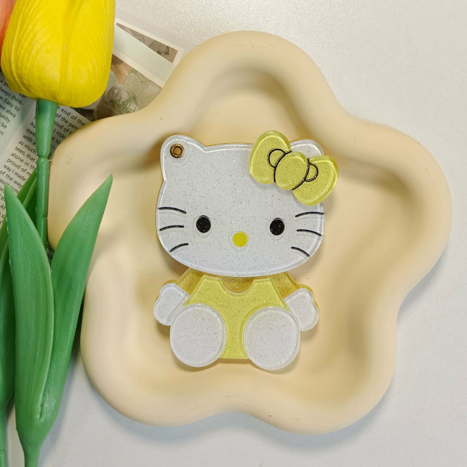Зеркало-брелок Hello Kitty MINISO