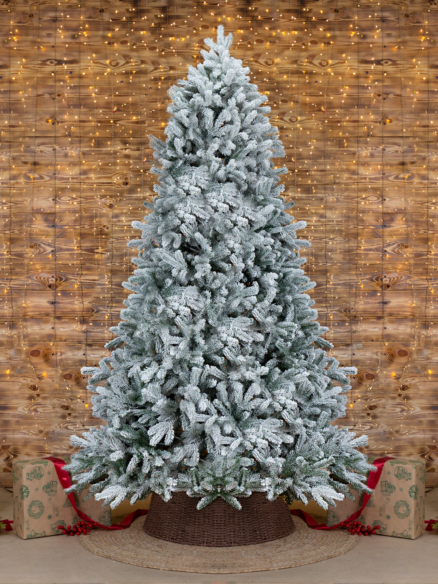 Елка искусственная 240 см, ель новогодняя заснеженная, литая