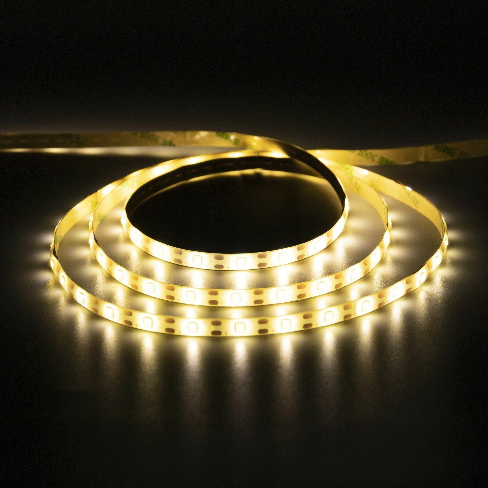 Светодиодная лента с датчиком движения 2 м, IP65, SMD2835, 60 LED/м, 4хААА, 3000К, свечение тёплое белое