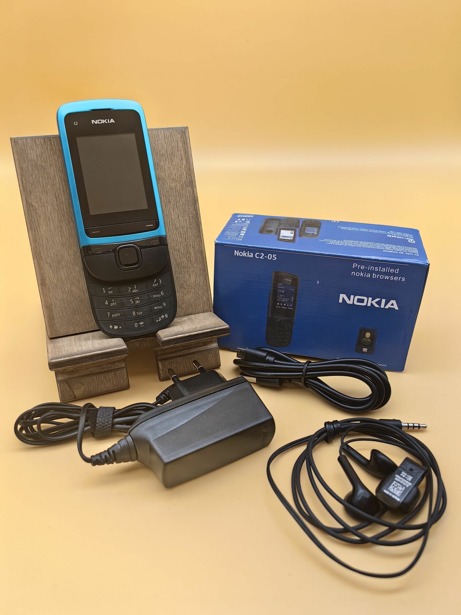 Мобильный кнопочный телефон слайдер Nokia C2-05, Голубой