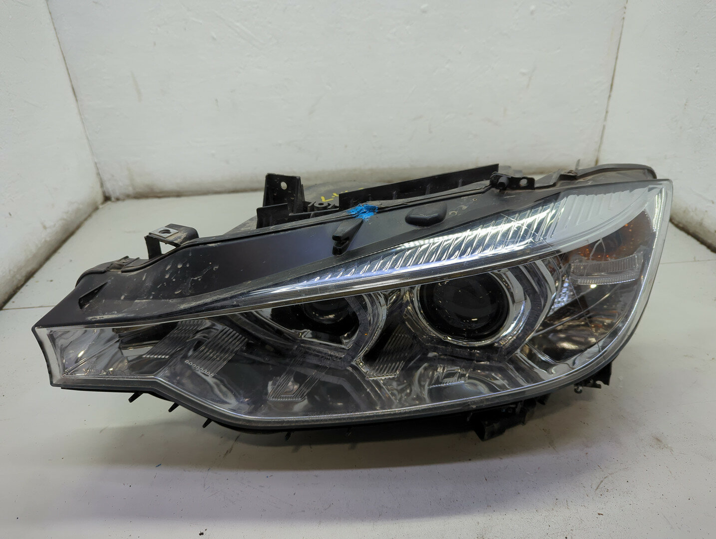 Фара (передняя) левая BMW 3 F30 Б/У