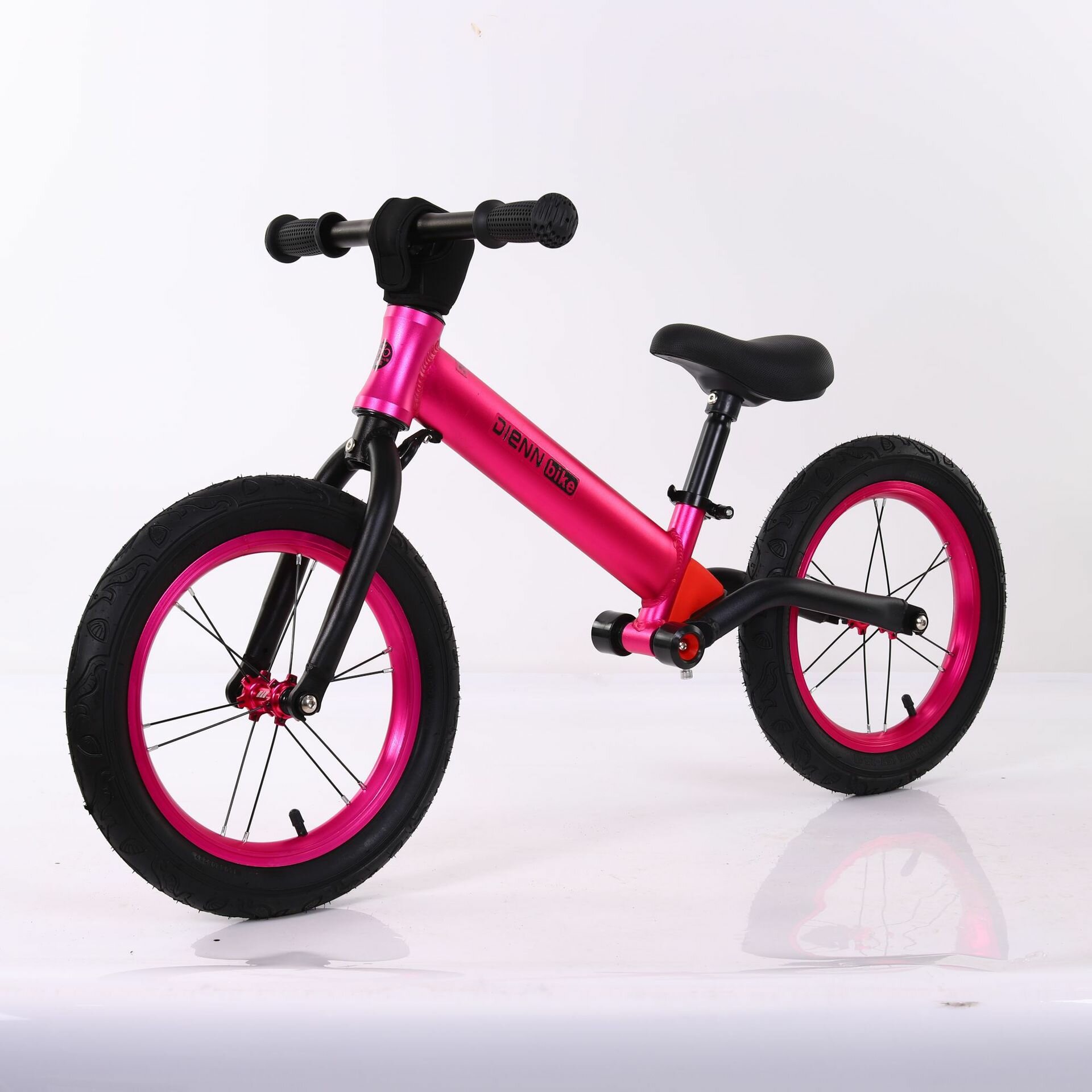 Алюминиевый балансировочный велосипед 12inch года, детский балансировочный велосипед, скользящий двухколесный велосипед без педалей, игрушечный велосипед, горячая распродажа за рубежом