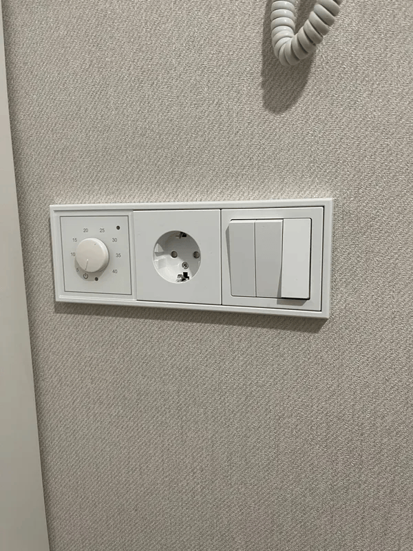 Терморегулятор ЭргоЛайт ТР-03 АртГалери белый с выносным датчиком, встраиваемый, для рамок Schneider Electric ArtGallery