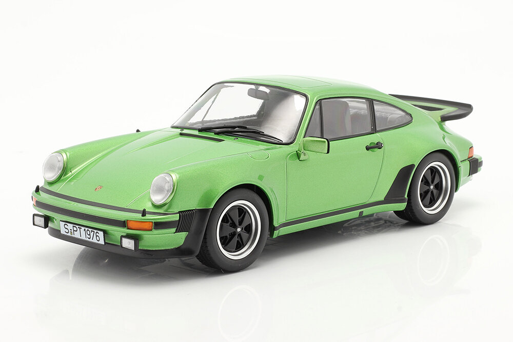 Модель коллекционная KK-SCALE Porsche 911 (930) turbo 3.0 1976 green metallic