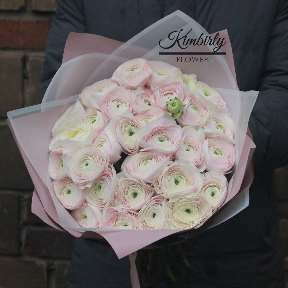 Букет живых цветов из нежных ранункулюсов, лютиков, цвет розовый, светлый, 31 шт, арт 71