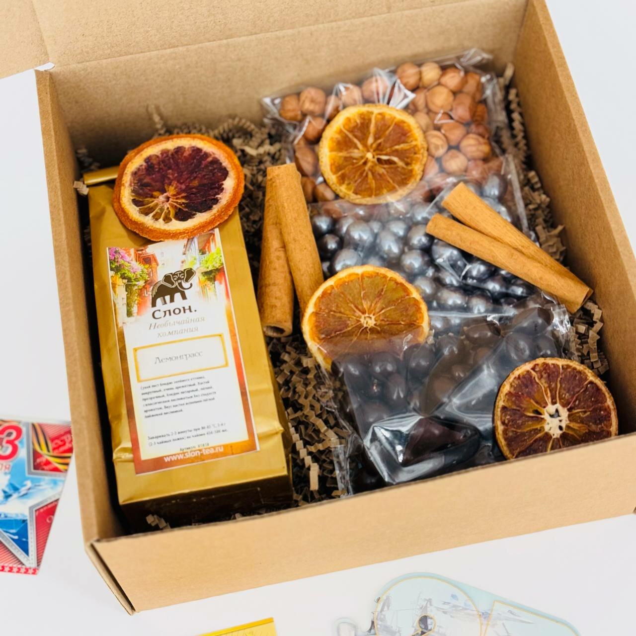 Подарок мужчине на 23 февраля, набор подарочный с элитным китайским чаем и орехами
