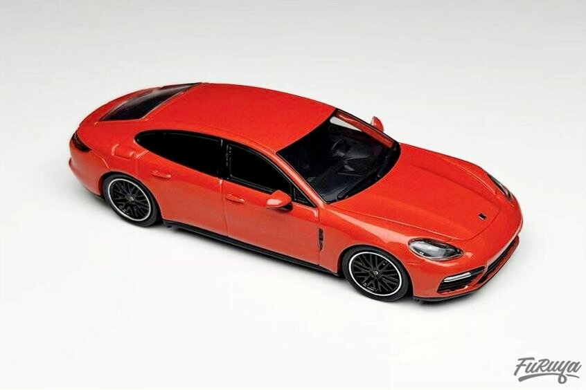 Коллекционная машинка Furuya 1:64 Porsche Panamera Turbo Sedan Orange