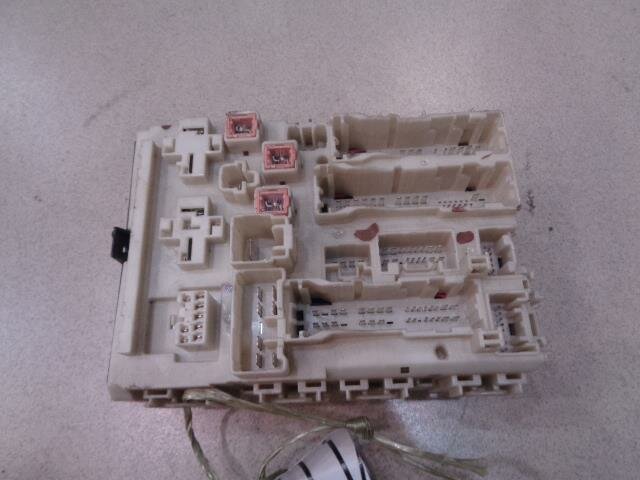 Блок предохранителей подкапотный от Toyota Auris E150 2006-2012