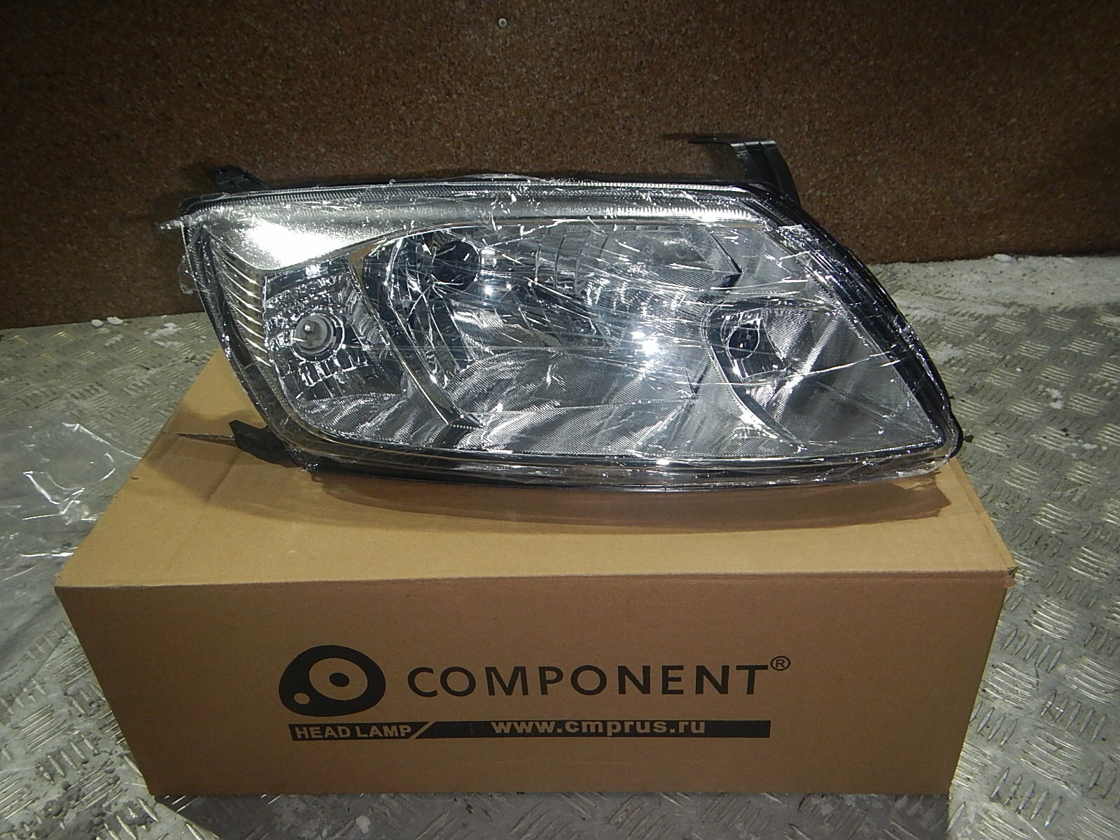 Б/У Фара правая, ВАЗ (VAZ)-LADA GRANTA (гранта) (11-18) LADA GRANTA (Гранта) (11-18) ВАЗ-2190 Новая, дубликат. 275193 LAD...