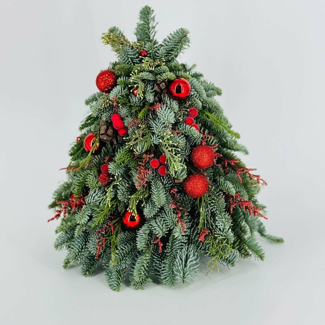 Новогодняя ёлочка 35 см из живого нобилиса