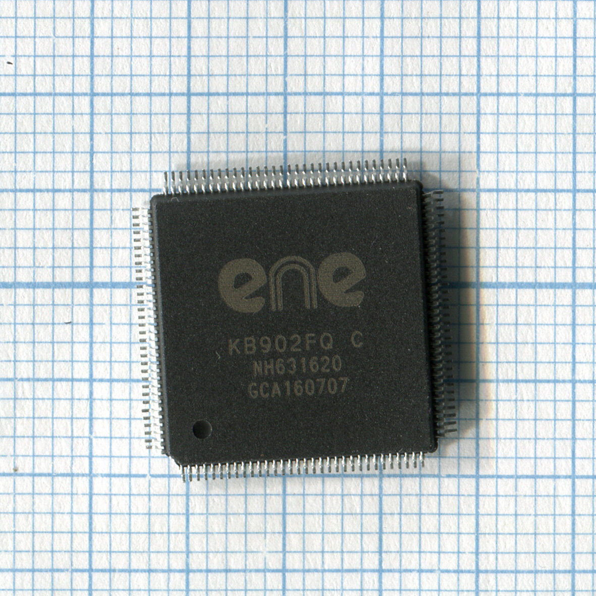 Мультиконтроллер KB902FQ C QFP-128 с разбора