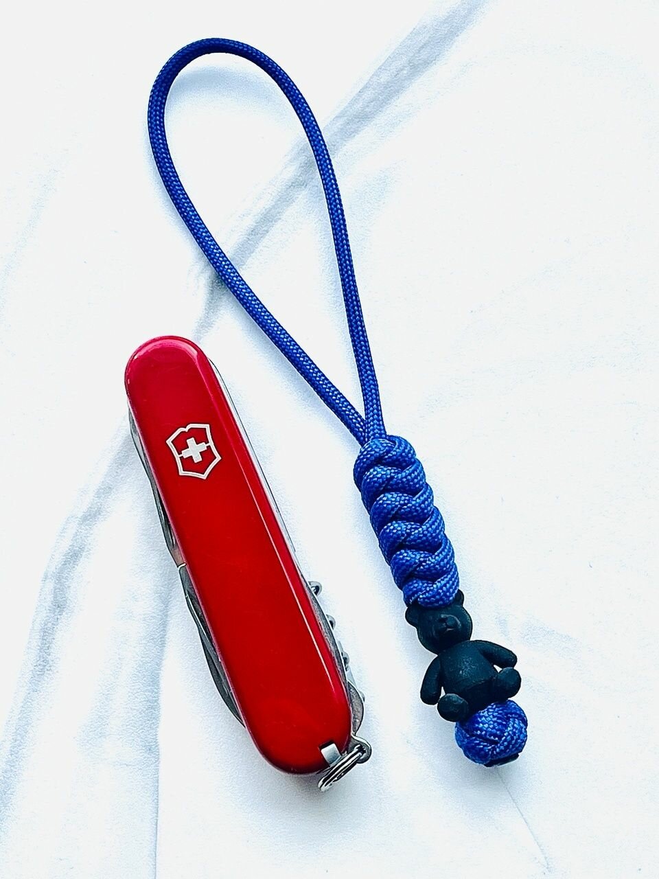 Темляк для ножа из паракорда с пластиковой бусиной "Мишка Вини Пух"