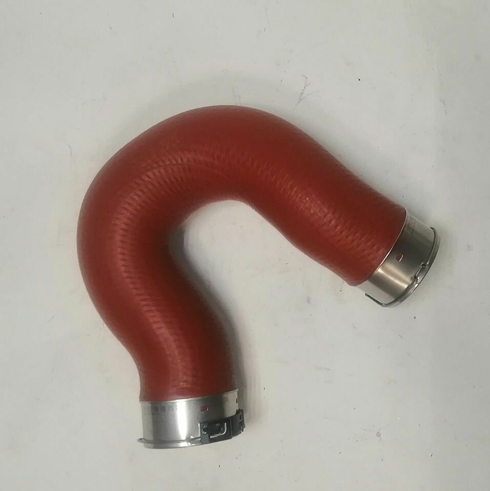 Патрубок интеркулера правый М651 Sprinter