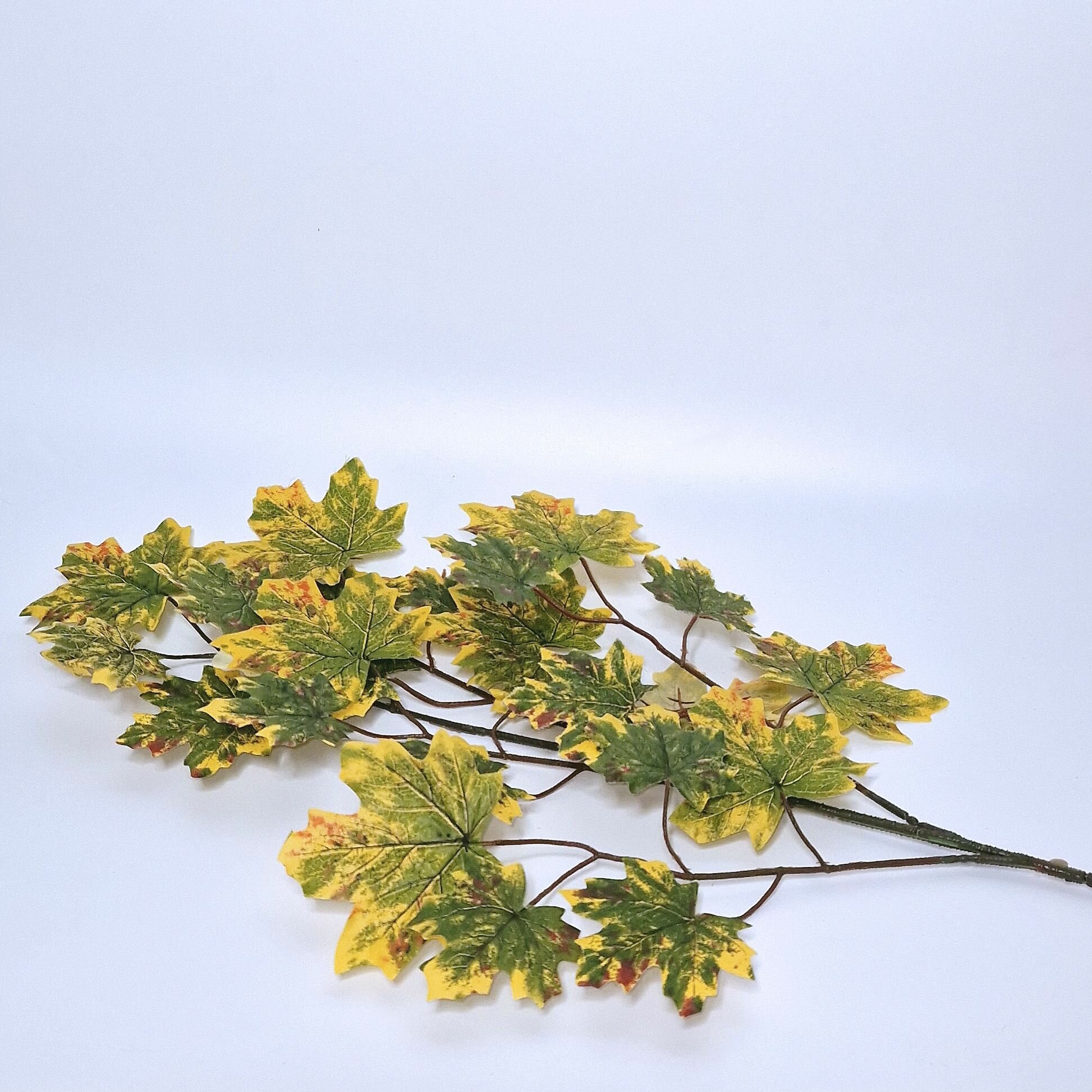 Ветка осенняя "Клен", пластик/текстиль, цвет желто-зеленый, высота 65 см