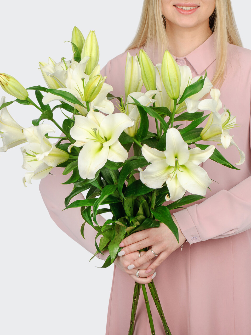 Букет из 5 белых лилий элегантный и ароматный подарок, высота 65 см