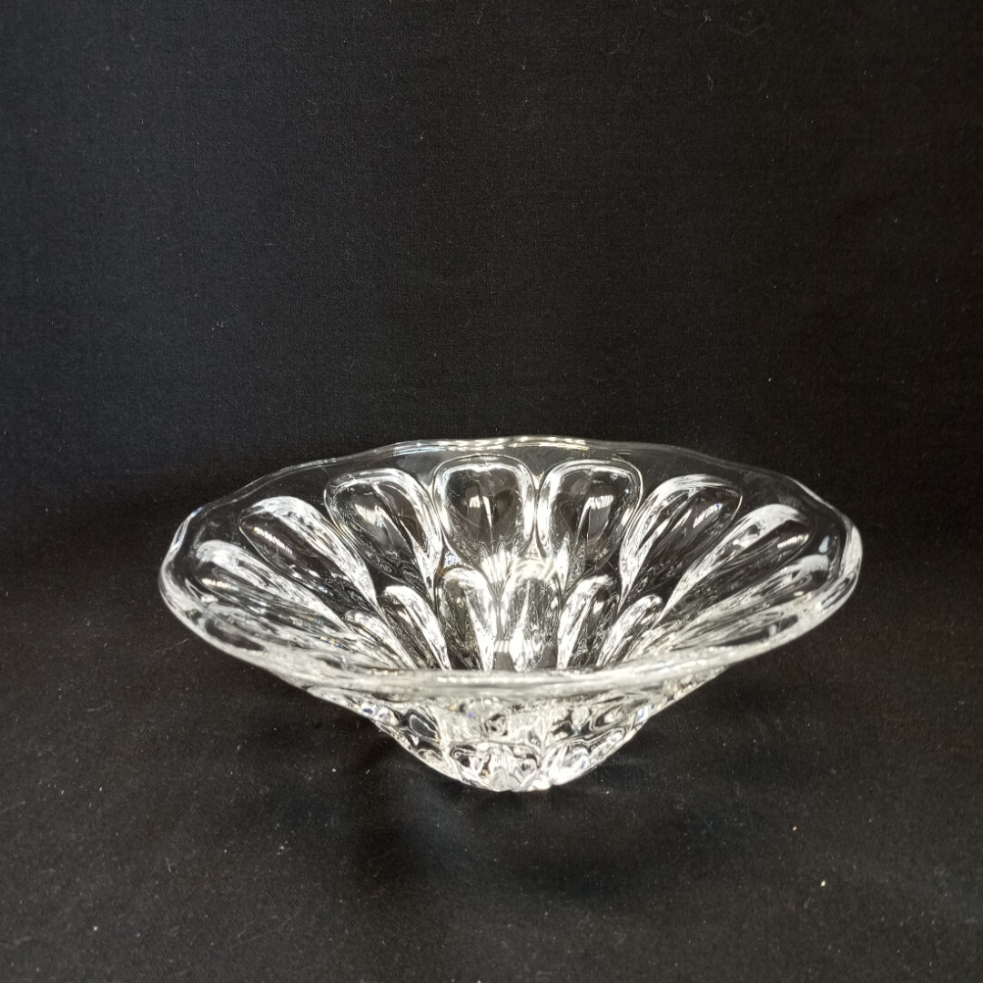 Салатник стеклянный, под хрусталь, "Овалы", диаметр 24 см. СССР