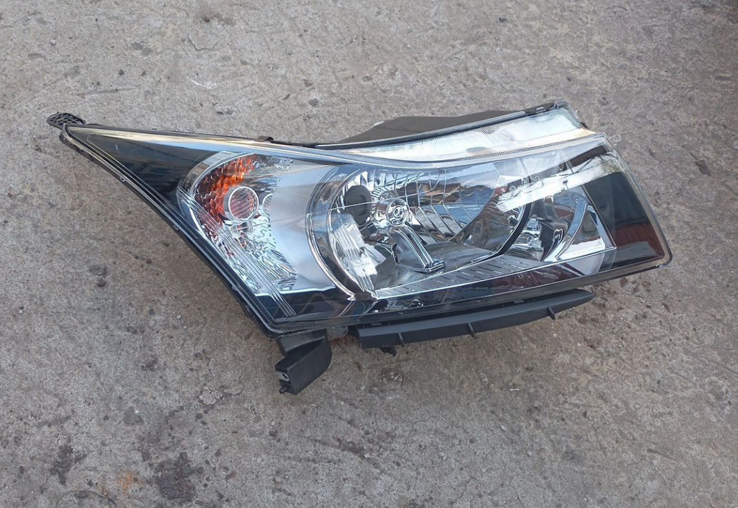 Chevrolet Cruze Фара 95990114 95990113