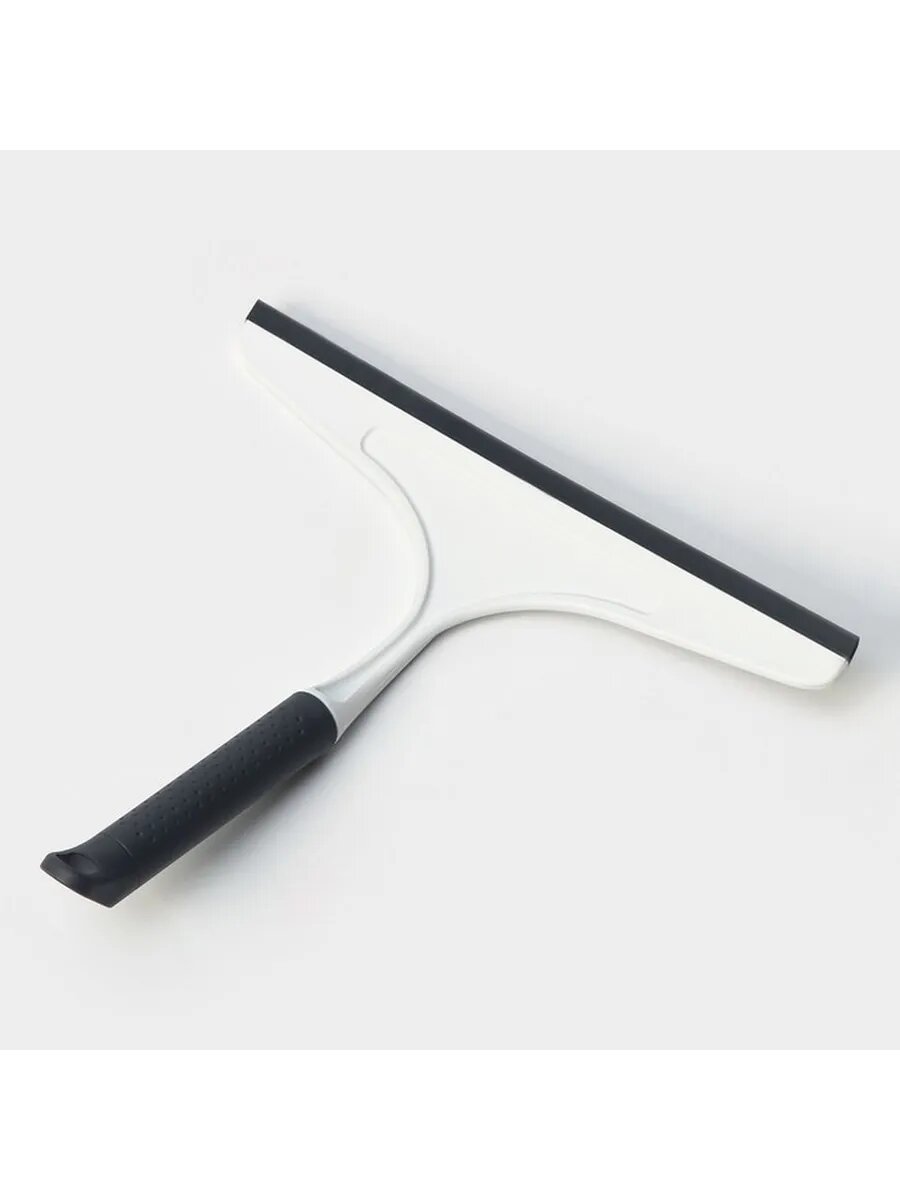 Эффективный водосгон для чистых окон и зеркал