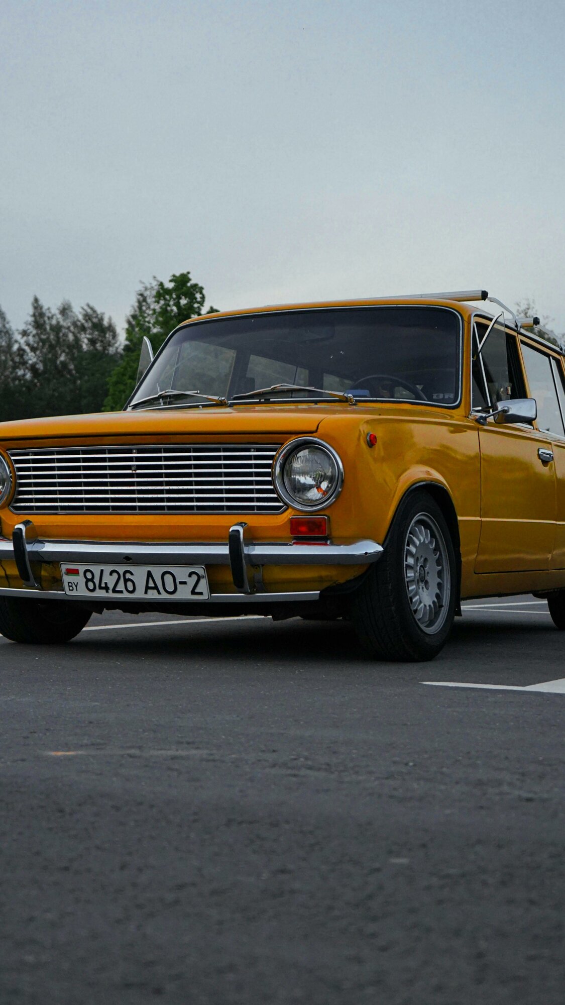 Картина на холсте 60x110 LinxOne "Автомобиль, интерьер для дома / декор на стену / дизайн