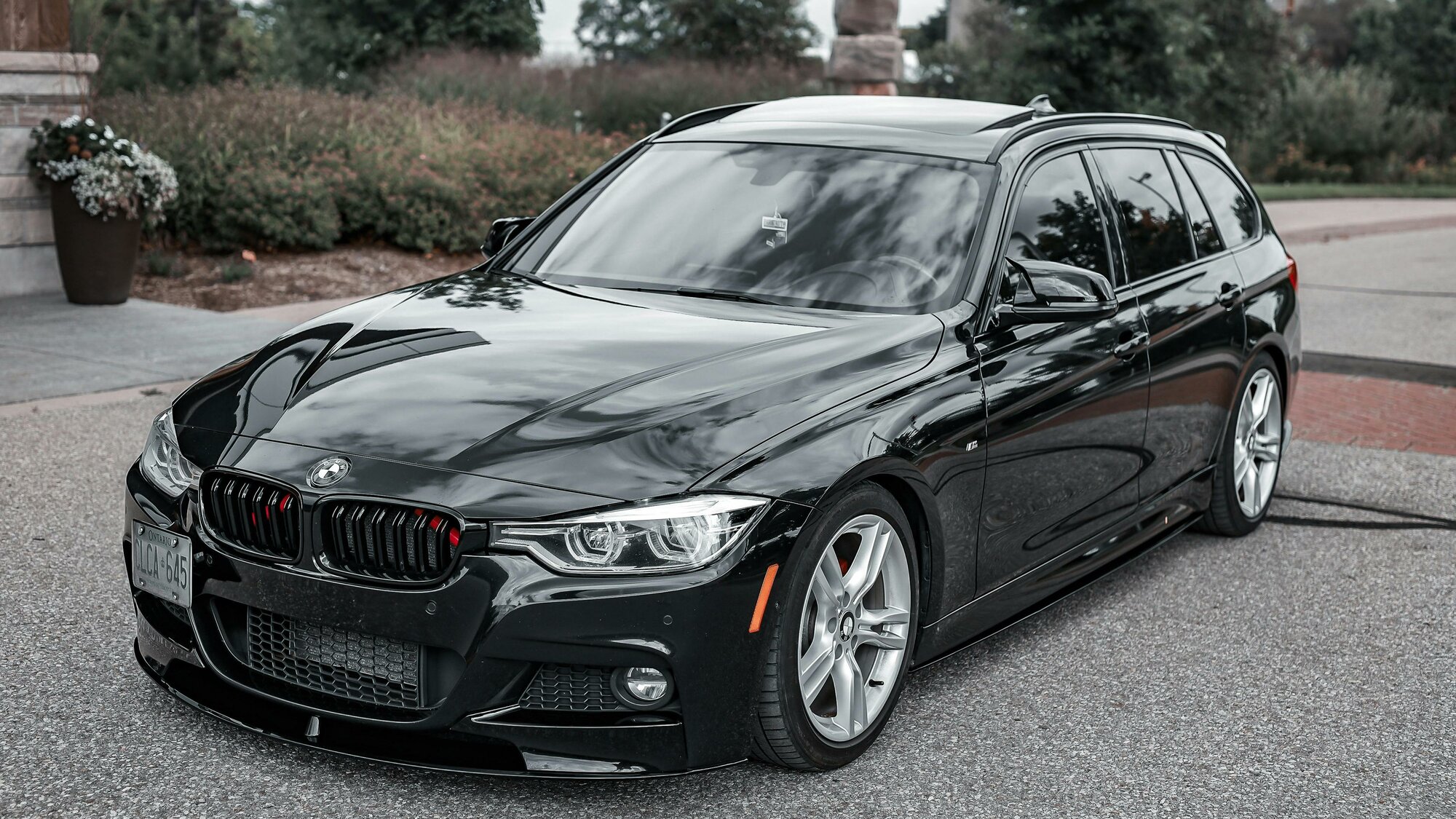 Картина на холсте 60x110 LinxOne "Автомобиль, интерьер для дома / декор на стену / дизайн